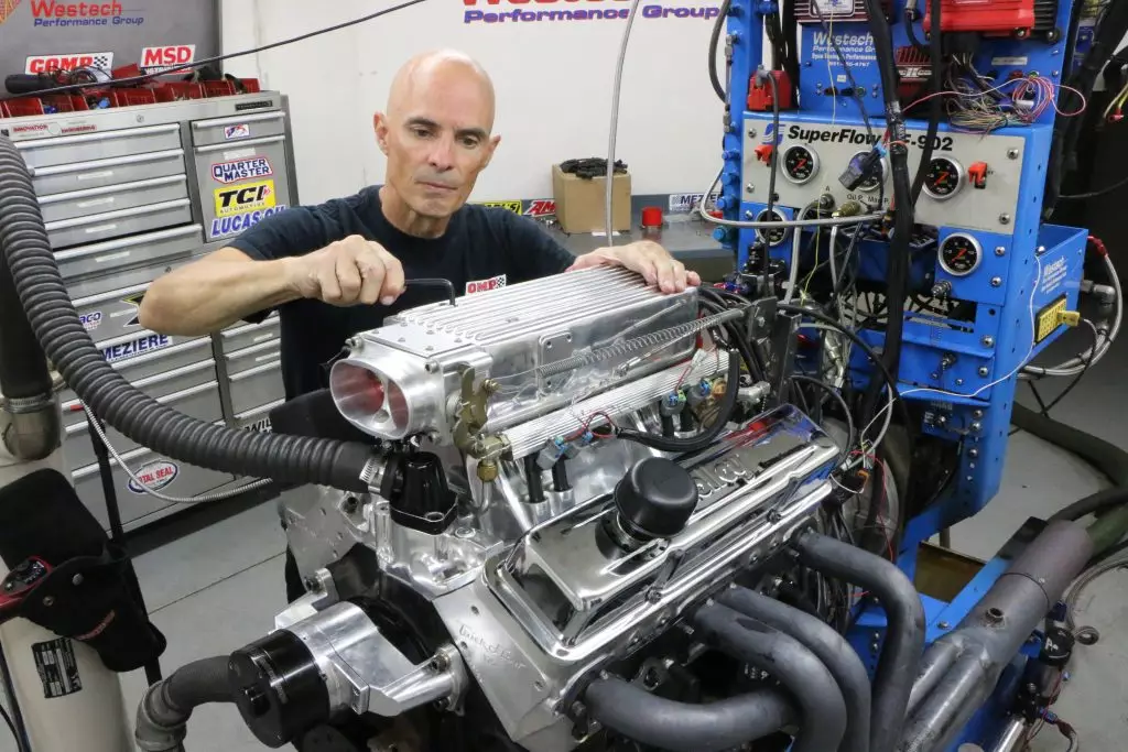 SBC 305 Vs 350: A Closer Look At Two Small-Block Icons - Car Junkie Mag