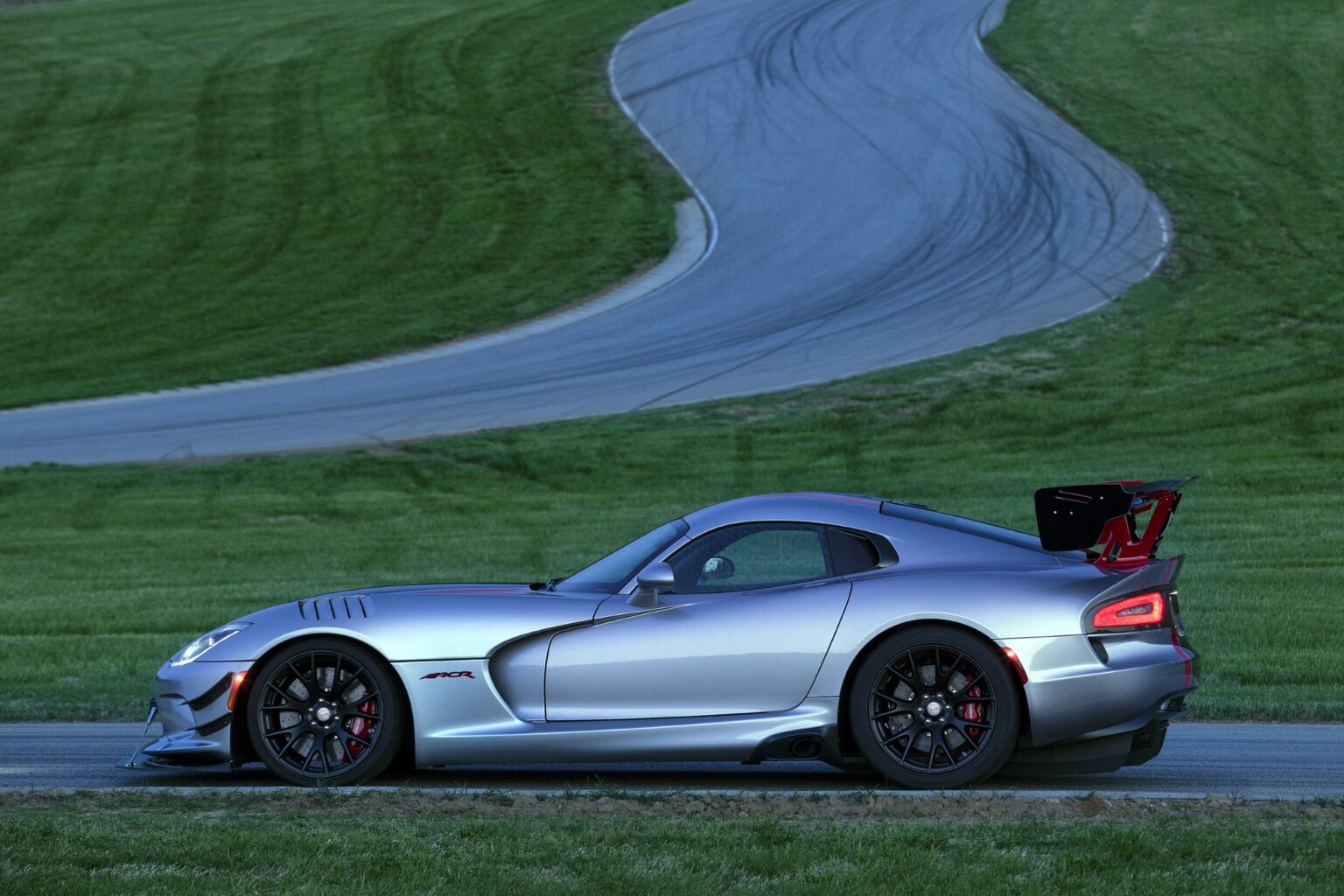 Dodge Viper ACR: The American Track Weapon - Car Junkie Mag